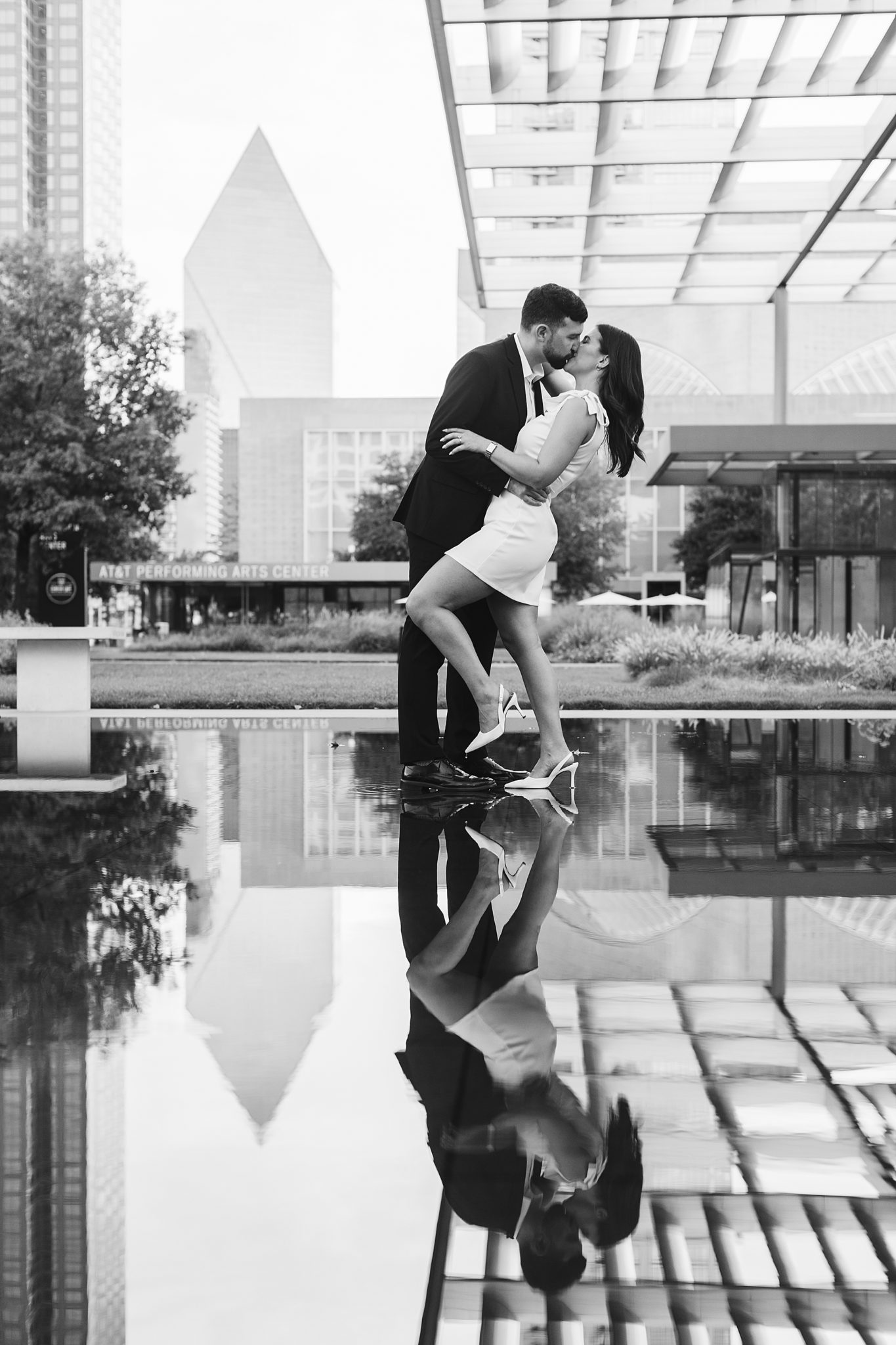 Downtown Dallas Engagement Session | Sally & Jordan ...